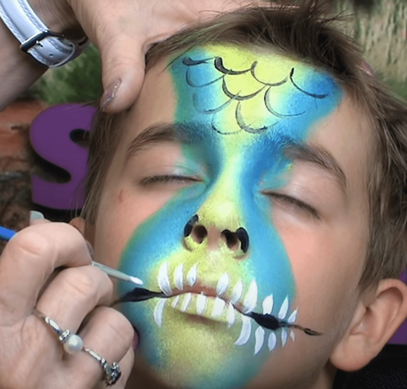 Crocodile face paint | step-by-step guide | video